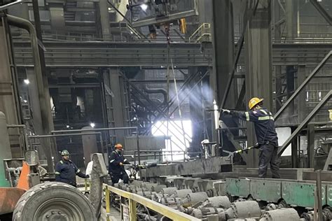 efficiently manage crane suspended objects with push pull hand tools