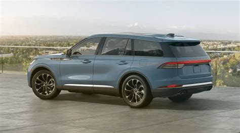 2025 Lincoln Aviator Adds New Whisper Blue Metallic Color