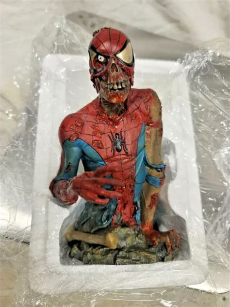 Marvel Zombies Wizard Exclusive Spider Man Mini Bust Statue Disney