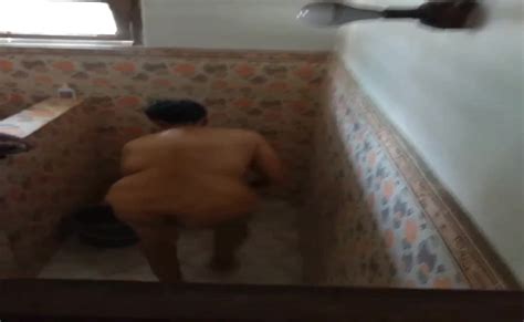 Bhabhi Hiddencam Bathing Thisvid Com