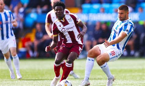 St Johnstones Aaron Essel Impresses Levein With Brain And Brawn