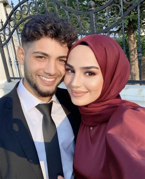Pinterest Muslim Couples Muslim Couple Photography Bff Photoshoot Poses