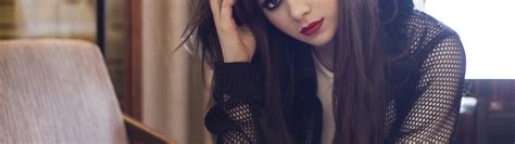 3840x1080 Resolution Hot Hailee Steinfeld Portrait 2017 3840x1080