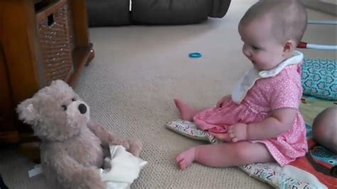 دب بيكا بو Youtube