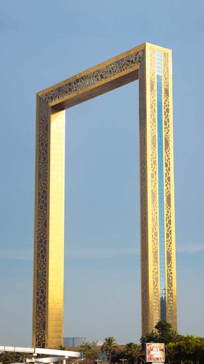 Gcc 국가 Uae 건축 골든 프레임 관광 명소 기념물 높은 구조 도시 풍경 도시의 두바이 두바이 프레임 랜드마크 문화 기념물 미래 지향적 인 디자인