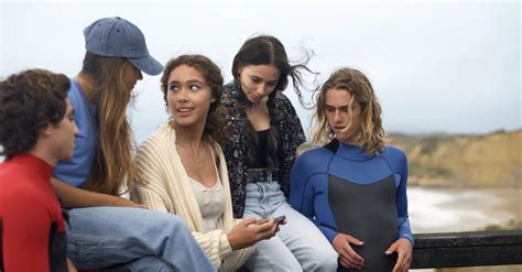 Surviving Summer Sinopsis Tráiler Reparto Y Críticas