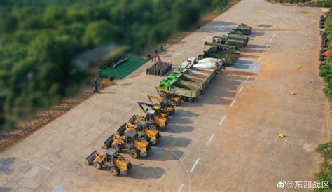 东部战区空军某场站联合驻地民兵开展机场抢修军地联合演练