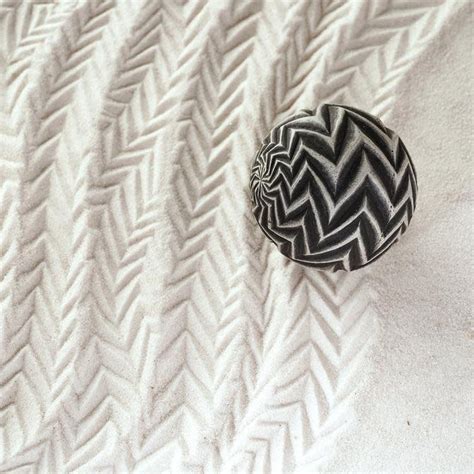Zig Zag Texture Sphere Large Tuckers Pottery Supplies Inc