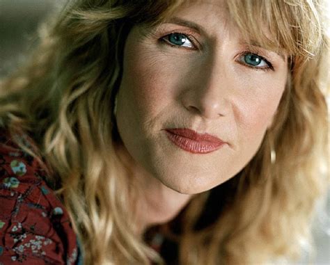 Download Model And Actress Laura Dern Wallpaper