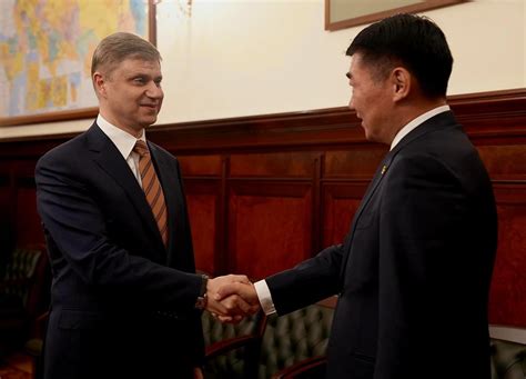 УБТЗ ХНН ийн ажилчдын цалинг үе шаттайгаар нэмэгдүүлэхээр тогтлоо