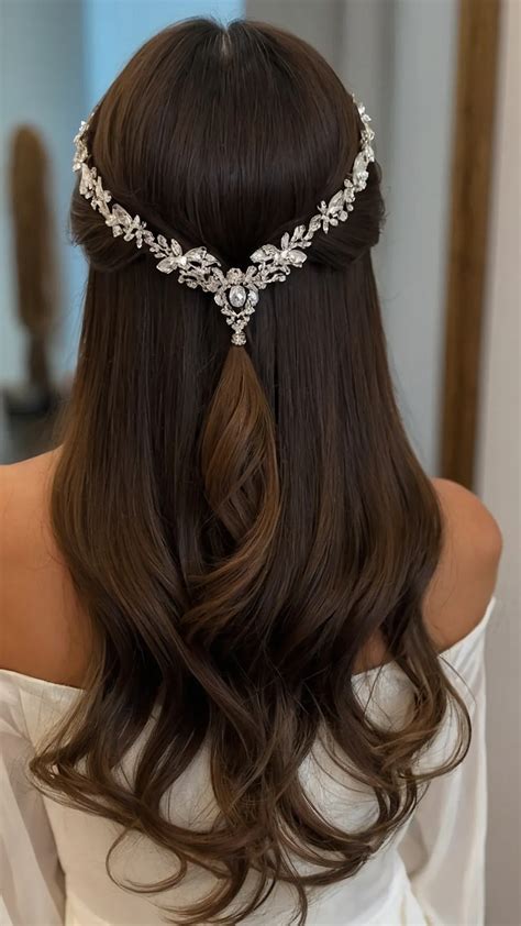 Chic And Classy 15 Elegant Hairstyles For All Your Gala Needs Cheer Lives