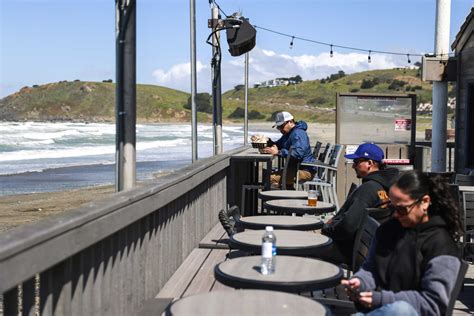 Pacificas Famous Beachside Taco Bell Reopens After Remodel