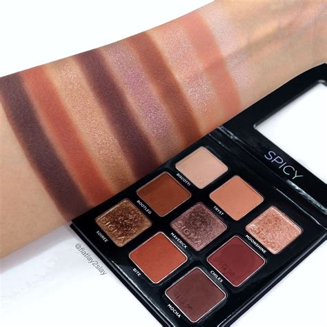 Sigma Beauty Spicy On The Go Eyeshadow Palette Swatches Eyeshadow