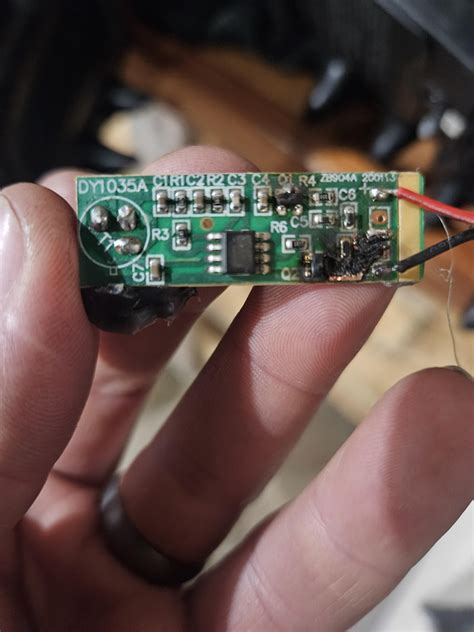 Can Anyone Identify This And Tell Me Where I Might Find A Replacement Relectroniccircuits