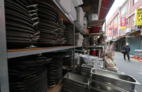 가뜩이나 힘든데 하반기 악재 수두룩허리 휘는 중소기업 파산 더 늘어날까 아주경제