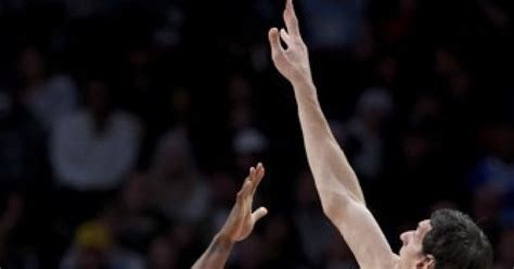 Nba ‘224cm 거인 보반 마리야노비치 휴스턴 잔류한다···1년 재계약