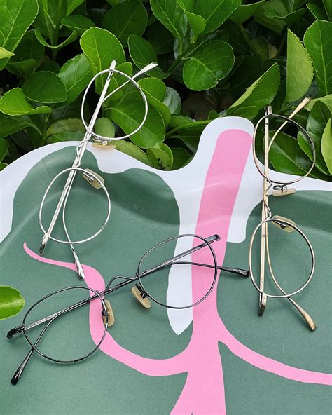 하우스 안경 편집샵 블링크안경 혜화 Public Beacon Olivia 퍼블릭비컨 2025년 Glow On‘ 컬랙션 중 하나인 Olivia ‘제품입니다 오버