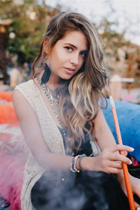 Piekne Mlode Dziewczyny Zdjęcia Pobierz Darmowe Obrazy Wysokiej