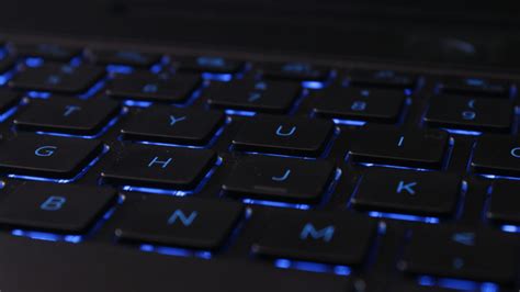 흑백 노트북 컴퓨터 사진 Unsplash의 무료 배경 화면 이미지