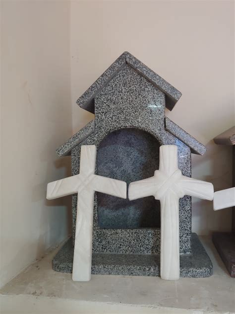 ჯვრები სასანთლეები ვაზები ჯვრები საყვავილე ვაზები სასანთლეები