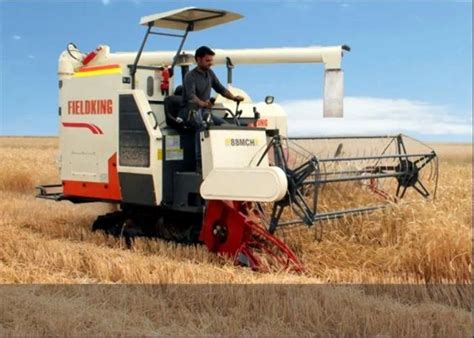 Chain Combine Harvester At ₹ 2450000 Combine Harvester In Varanasi