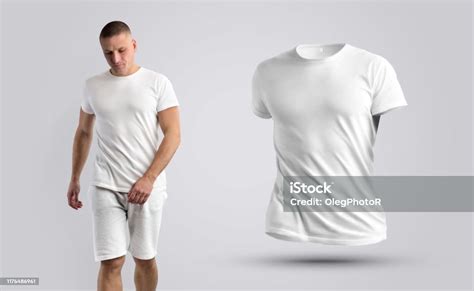 남자와 3d에 흰색 티셔츠의 두 모형 T 셔츠에 대한 스톡 사진 및 기타 이미지 T 셔츠 개체 그룹 남성 Istock