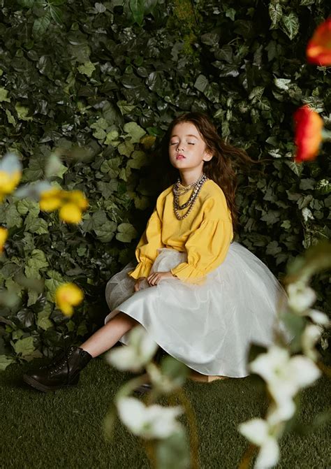 에이미 소매 볼륨 프릴 맨투맨 허니옐로우 컨템포러리 키즈웨어 브랜드图片e1 儿童摄影图片素材 花瓣网