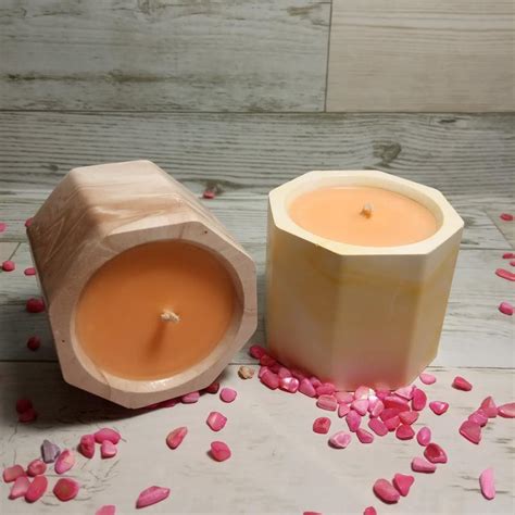 Ароматизована свічка в гіпсовому кашпо апельсин з соєвого воску — ціна 130 грн у каталозі