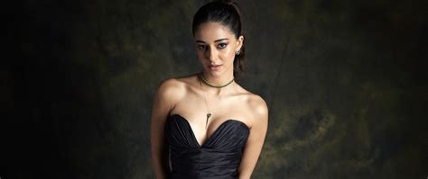 Ananya Pandey Wallpaper 4k Black Dress Indian Actress