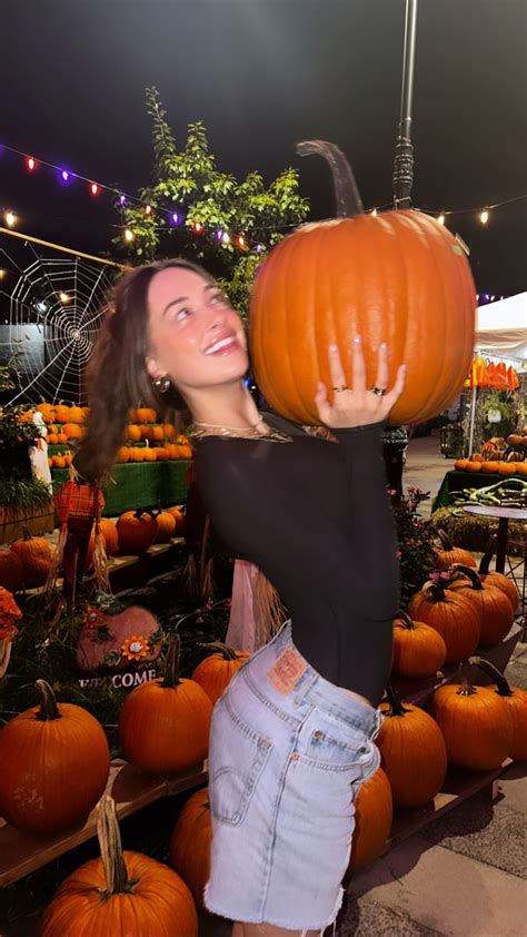 Elsie Posing With Pumpkin Ig Story October 2023 Relsiehewitt