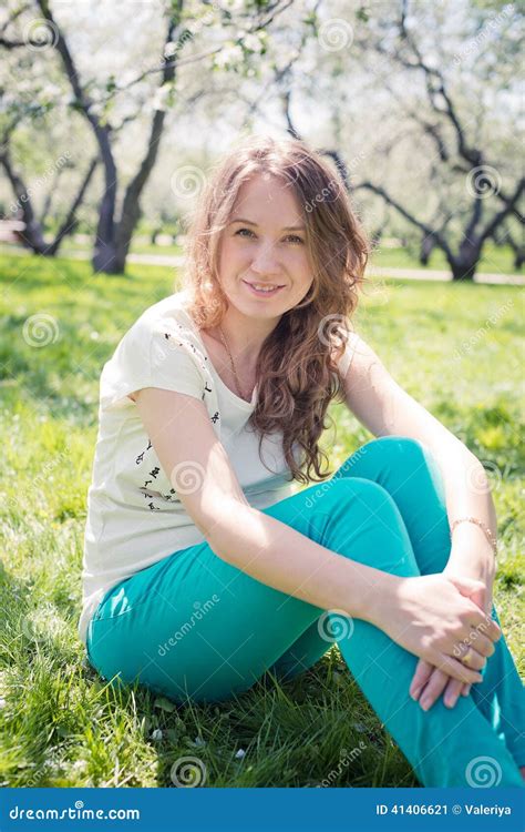 Bella Ragazza Immagine Stock Immagine Di Ritratto Godere