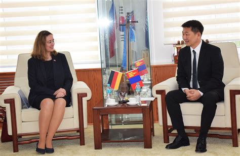 Мөн уулзалт арга хэмжээний үеэр ижил чиг үүргийн байгууллага хоорондын хамтын ажиллагааг