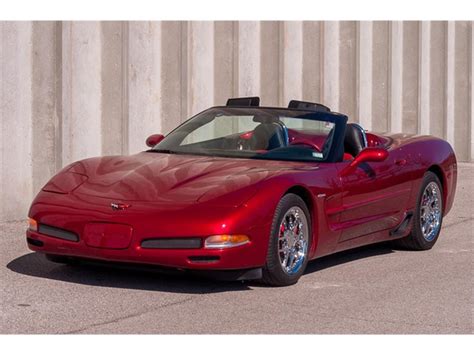 Magnetic Red 2000 Chevrolet Corvette
