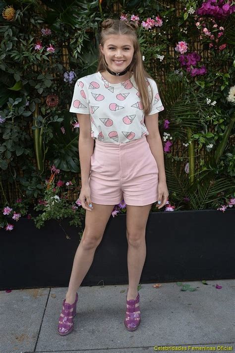 Celebridades Femeninas Oficial Kerri Medders Hace Mucho Que Les Traje