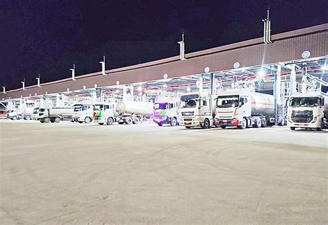 ပြည်ပမှစက်သုံးဆီနှင့် စားအုန်းဆီတင် သင်္ဘောများ စဉ်ဆက်မပြတ် ဝင်ရောက်လျက်ရှိသဖြင့် ပြည်တွင်းသုံးစ