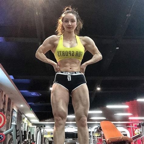 Chinese Bodybuilding Doctor Yuan Herong Is On The Front Line Fighting