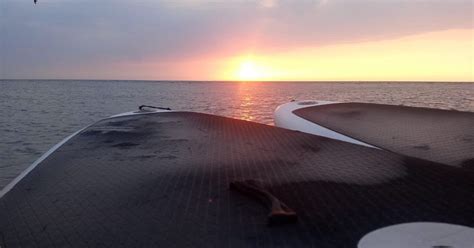 Неудачная фотосессия в Сочи двух девушек на сапах унесло в море 20 октября 2022 г Кубанские