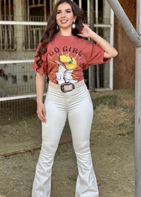 Pin De Alex Beltran En Latinas Botas De Cuero Negras Botas De Cuero