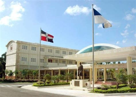 Universidad Autónoma De Santo Domingo In Dominican Republic Reviews