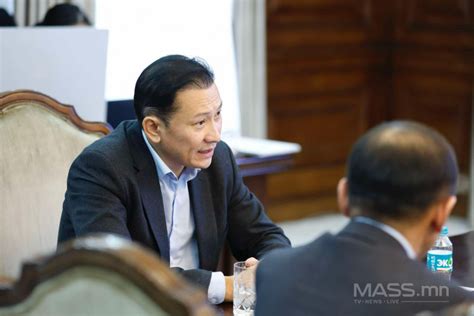 УИХ ын дарга Д Амарбаясгалан Нарансэвстэйн боомтыг нээхийг эсэргүүцэж буй иргэдийн төлөөлөлтэй