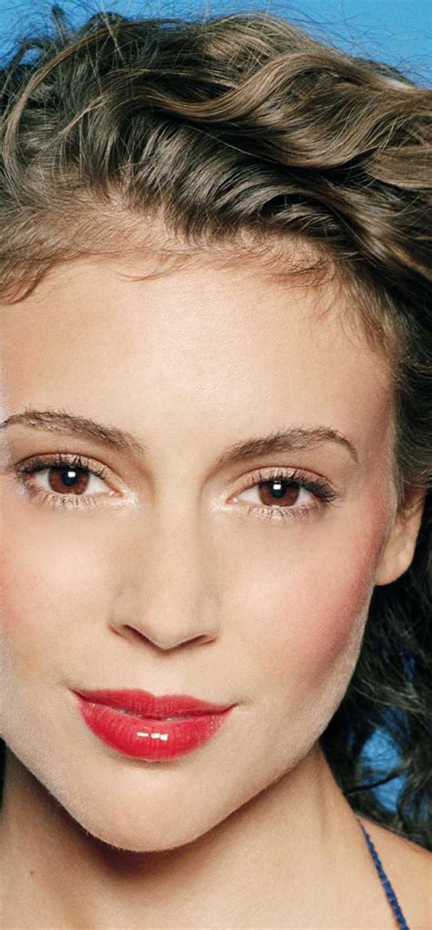 720x1548 Resolution Alyssa Milano Close Up Hd Image 720x1548 Resolution Wallpaper Wallpapers Den