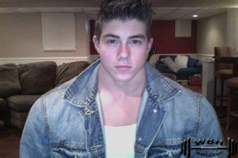 Broad Shoulders By Wannabehuge On DeviantArt