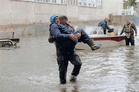 Олена Зеленська On Twitter Після підриву Каховської ГЕС людям на Херсонщині немає де ховатись