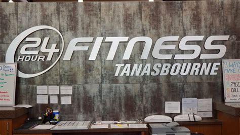24 Hours Fitness Logo
