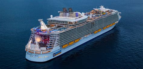 Top 10 Biggest Cruise Ships In The World 2021