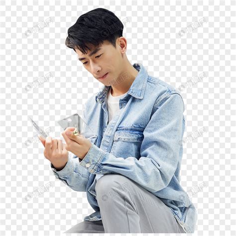 가구 하드웨어 액세서리 쇼핑 잘 생긴 젊은 남자