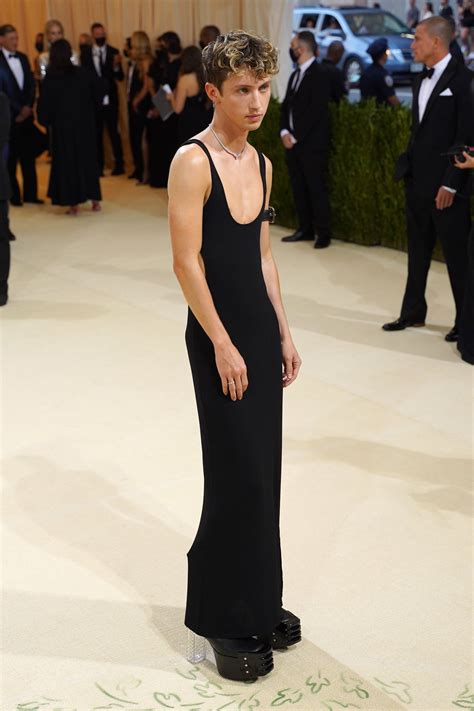Troye Sivan Made The Met Gala Theme Look Easy In A Sexy Figure Hugging
