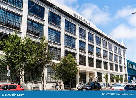 August 10 2019 San Francisco Ca Usa Airbnb Headquarters Building