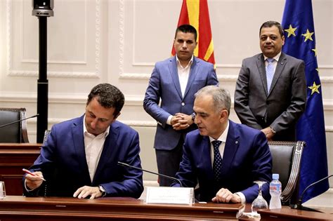 Потпишан договор за изградба на два патни правци во с Трново и с Голема Црцорија Општина