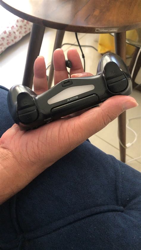 [video] My Ds4 Controller Lights Up For 2 Seconds And Then Does Nothing What Could Be The Issue